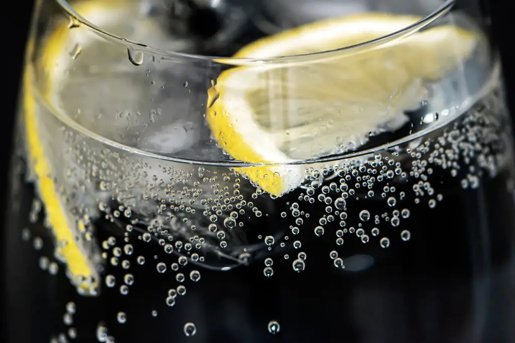 What Happens When You Add Lemon In Coke? – Lemon Paraiso
